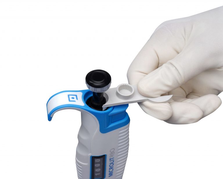 Micropipette : Types, Function & Uses in Lab, Tips, Pipetting ...